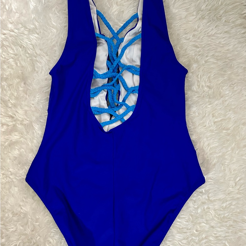 Venus Womens Plunge One Piece Bathing Suit 14 - Gem